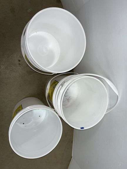 (5) Empty 5-gallon pickle buckets - Albrecht Auction Service