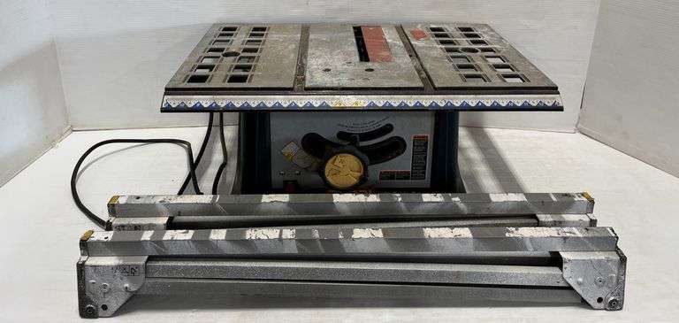 10" RYOBI table saw, BTS10, turns on and runs; (2) Folding Stanley ...