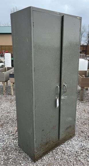 Metal shop cabinet, 36" x 18" x 78", no key included - Albrecht Auction ...
