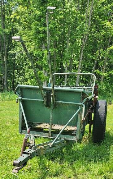 This item Selling ABSOLUTE! ~~~ New Idea Manure Spreader, Metal All in Good Shape, Wood Floor ...