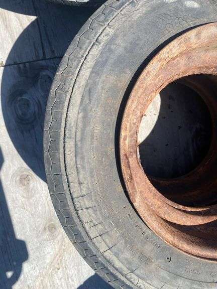 (2) Open mobile home rims - Albrecht Auction Service