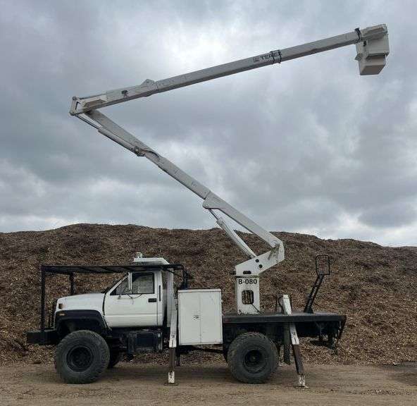 2000 GMC C7500 Off-Road 4x4 Bucket Truck, 454 V8, 5-Speed Manual ...