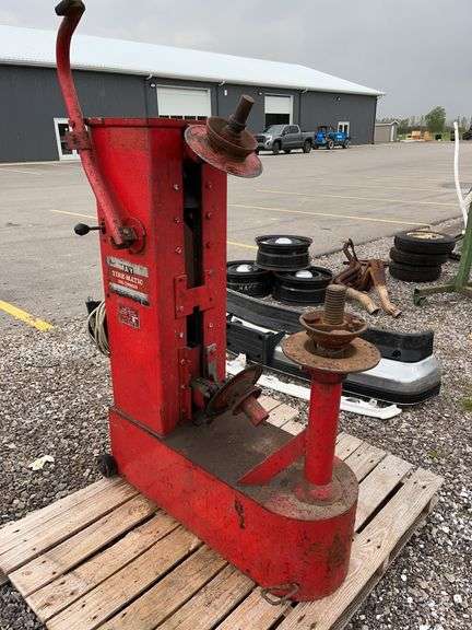 Tirematic tire changer, model M62-B, works, foot pedal has been ...