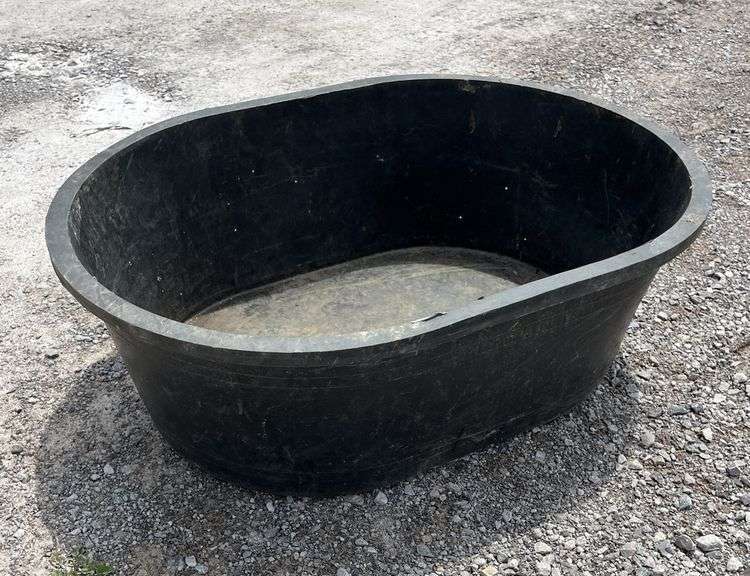 Rubber feed tub, 26" x 38" x 12" - Albrecht Auction Service