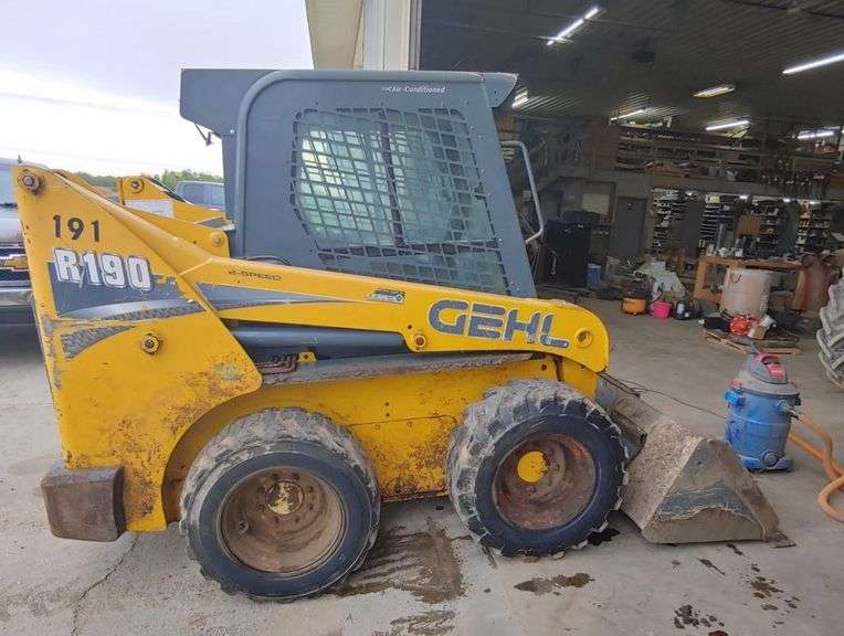 2019 Gehl R190 Skid Loader, (Hours Unknown - Meter Shows 2500 but ...