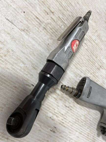 Mac AW135 3/8" impact wrench, Campbell-Hausfeld PL150297 1/2" impact ...