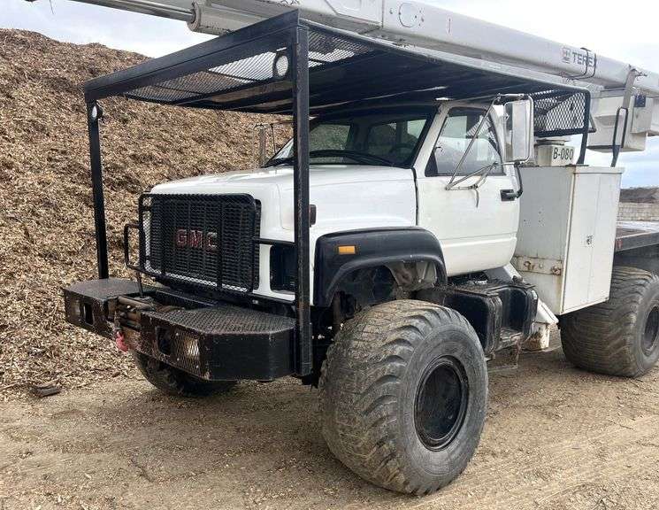 2000 GMC C7500 Off-Road 4x4 Bucket Truck, 454 V8, 5-Speed Manual ...