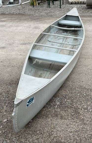 14' Aluminum canoe, good, no leaks - Albrecht Auction Service