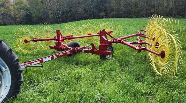 Sitrex 10-Wheel V-Rake, Works Well - Albrecht Auction Service