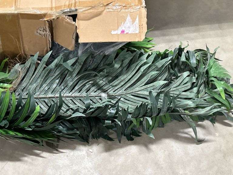 Amerique Premium artificial tree, box 61 1/2"H - Albrecht Auction Service