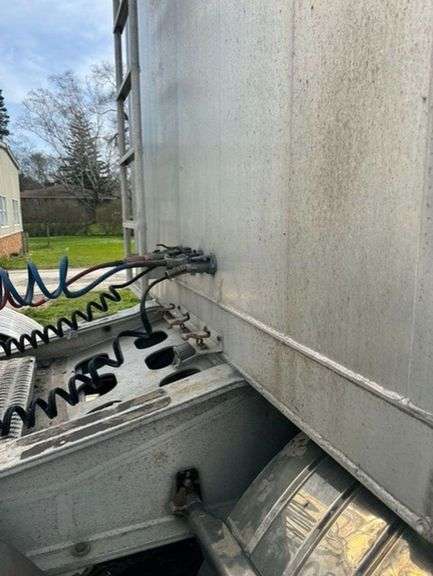 2007 Walinga B-Train Hopper Bottoms, Good Brakes and Tires, Electric ...