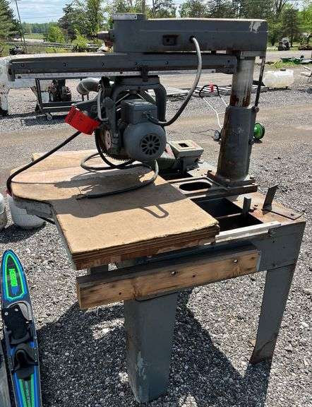 Radial arm saw by Delta Rockwell, 3 HP, 3-Phase, 220V, base measures 36 ...
