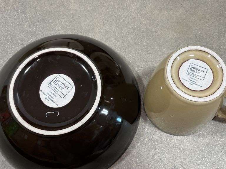 Service for 10, Gourmet Basic floral home gold colored scroll design ...