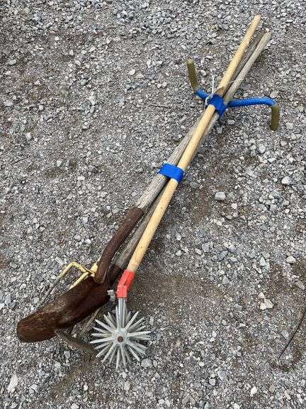 (4) Garden tools, includes: Garden claw, garden weasel, hoe, and shovel ...