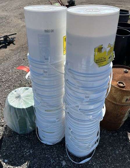 (20) Pickle buckets with lids and seals, clean, white buckets, green ...