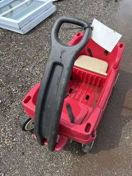 Step 2 Little Tikes wagon, 20"W x 36"L - Albrecht Auction Service