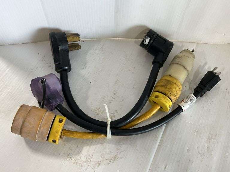 (3) 30A and 15A adapters - Albrecht Auction Service