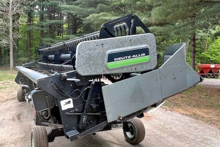 This item Selling ABSOLUTE! ~~~ Deutz-Allis 20' Grain Head, Cart NOT ...