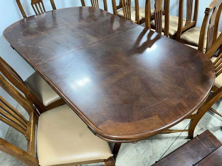 Lords Mfg. Federal dining table with claw feet, includes (2) Leaves and ...