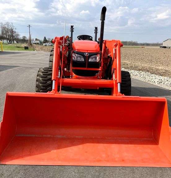 2015 Kubota M70/60 Diesel Tractor, (136 Hours), Shuttle Shift 8-Forward ...
