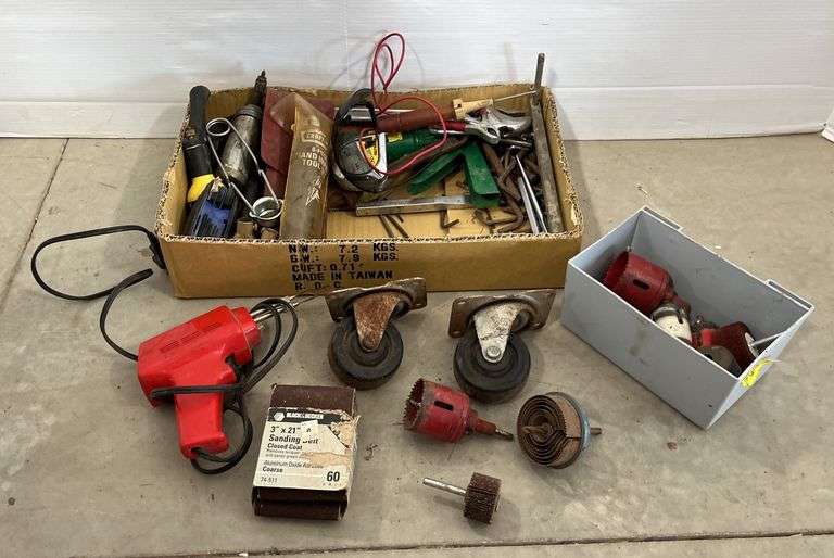 Assorted tools and attachments, various tools, includes: 5-Gallon ...