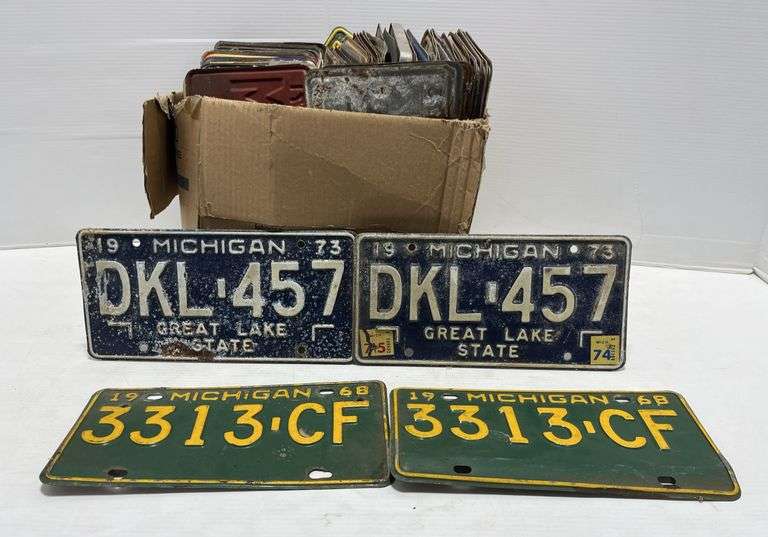 Old license plates, various years - Albrecht Auction Service