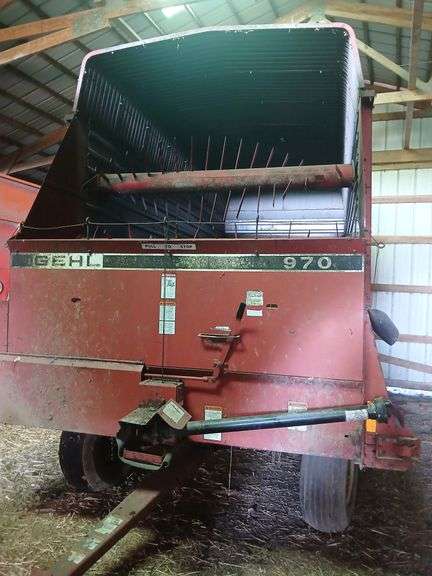 Gehl 970 Chopper Box, Tandem Axle, 12-Ton Running Gear, Above Average ...