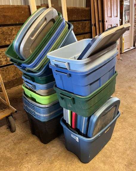 (21) Totes with various lids - Albrecht Auction Service