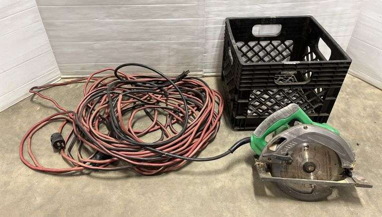 Hitachi circular saw, 50' extension cord, 7 1/4" blade, works ...