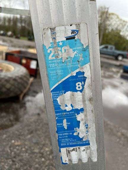 Aluminum 8' step ladder by Werner, very good - Albrecht Auction Service