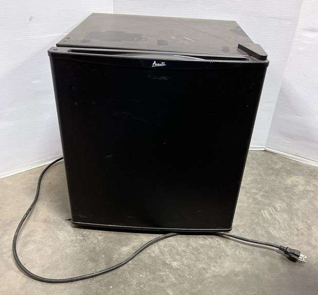Avanti mini fridge, 18"W x 17 1/4"D x 19 1/2"H, runs and works as it ...