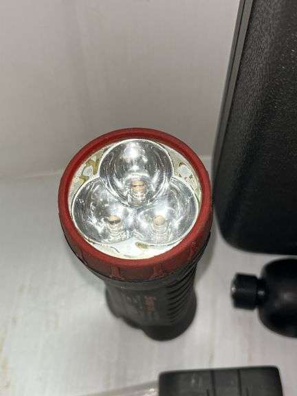 Snap-On 1/4" cordless screwdriver system, MINCT5561, includes (2) Guns ...