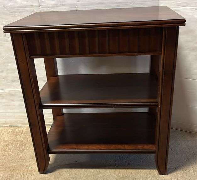 Wooden side table, 25"W x 18"D x 28"H, nice - Albrecht Auction Service