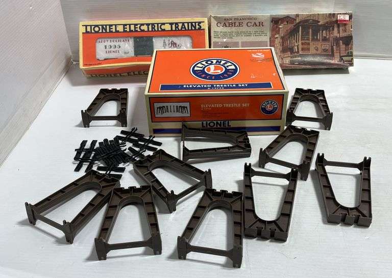 Lionel car, trestle, and O-Scale cable car - Albrecht Auction Service