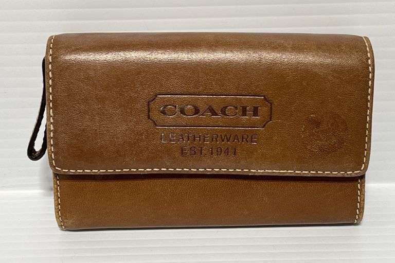 1941 Coach leather designer women's fold-over wallet with zipper ...