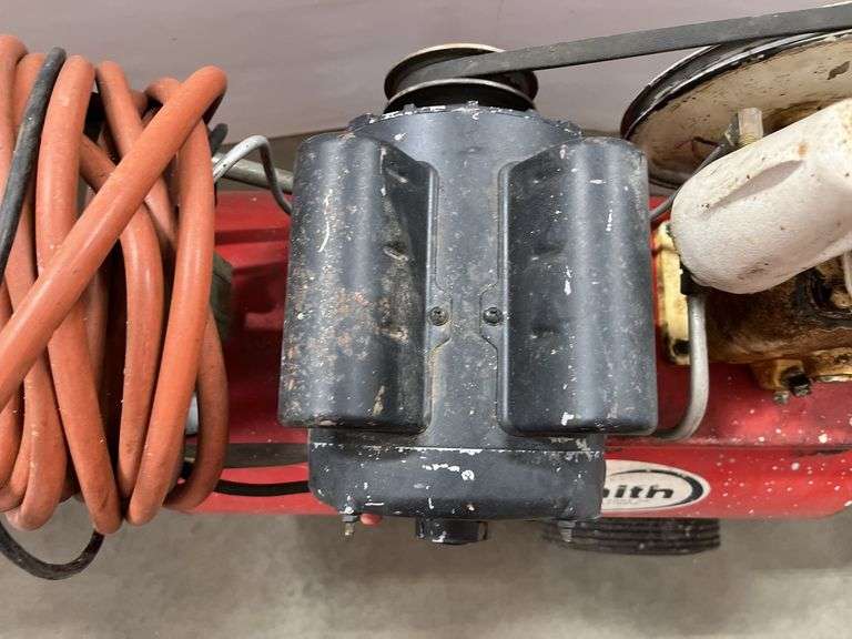 Smith air compressor, 30"W, good - Albrecht Auction Service