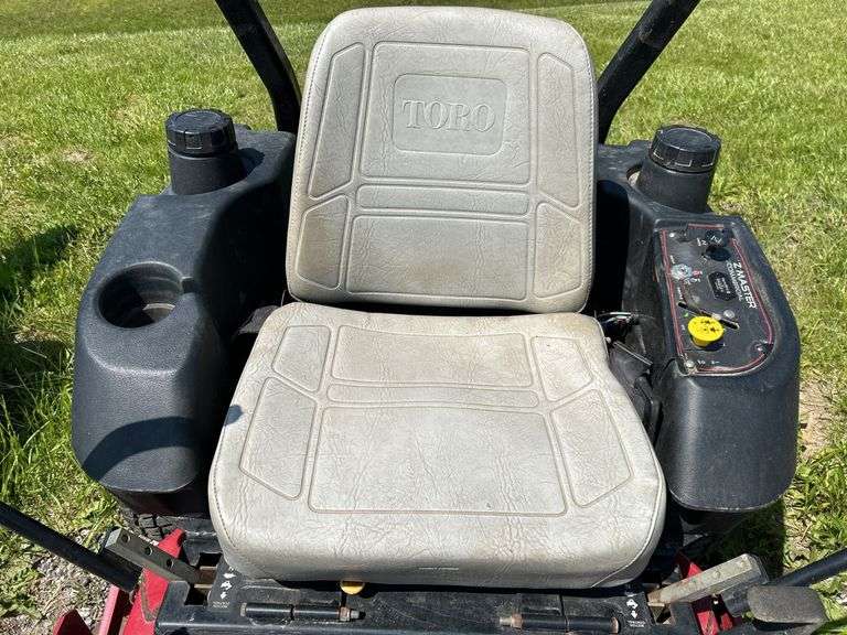 Toro Z-Master zero turn lawn mower, 670 hours, new Briggs & Stratton 17 ...
