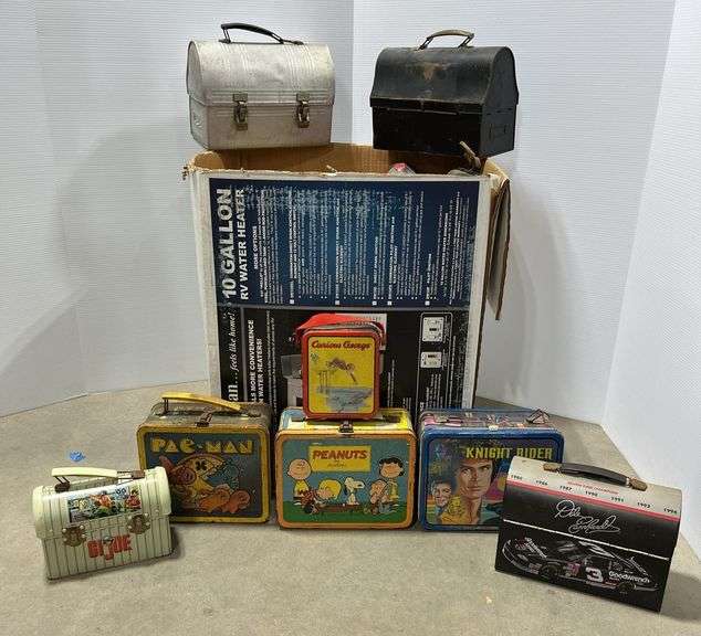 Lunch box collection, various sizes, good, have wear and rust ...