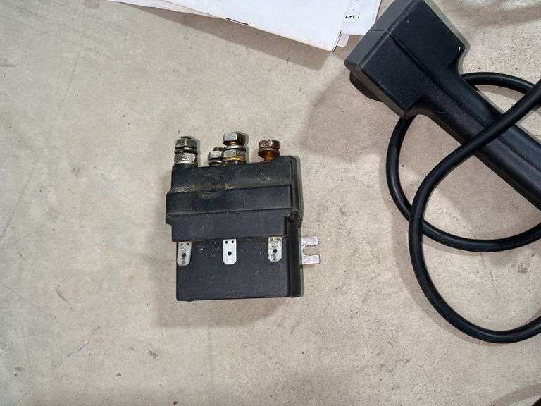 Superwinch Terra 45, includes instruction manual, parts for perma ...