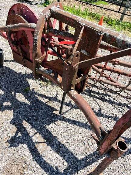 Massey-Ferguson 25 hay rake, for parts, PTO drive box rebuilt several ...