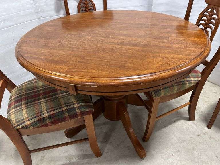 Maple round table with (4) Chairs, table- 42"Dia x 31 1/2"H, nice ...