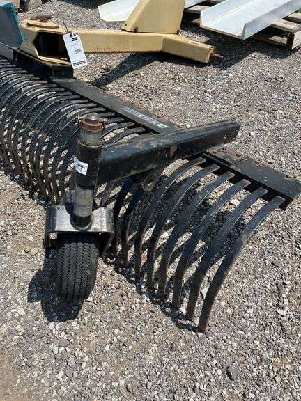 Land Pride york rake on wheels, 3-point hitch, 8'W, excellent ...