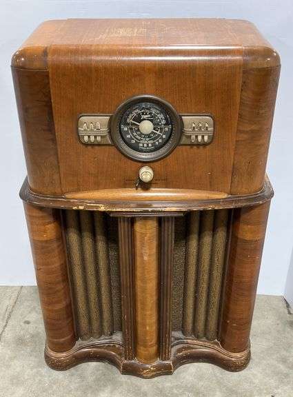 Zenith console, model 1103, 26"W x 42 1/2"H, works, needs dial belt ...