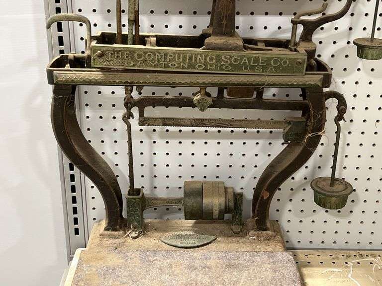 The Computing Scale Co. Dayton Ohio antique counter scale, has piece of ...