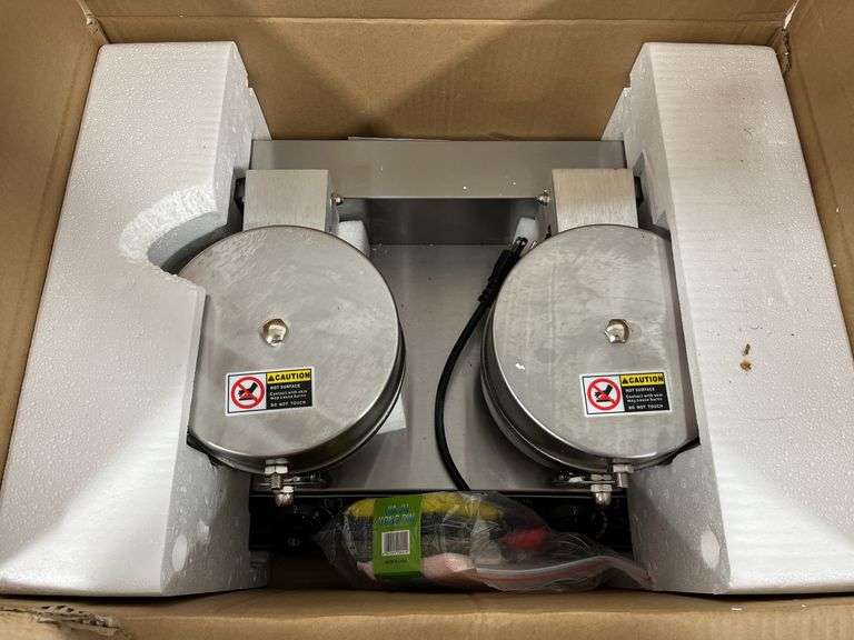 Dual head commercial waffle maker, box- 22"Wx 17"D x 12"H, tested, works - Albrecht Auction Service