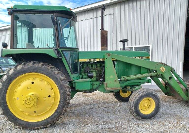 Believed to be 1978 John Deere 4240 Tractor, (9917 Hours), 2WD ...