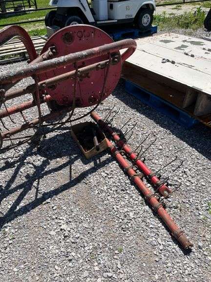 Massey-Ferguson 25 hay rake, for parts, PTO drive box rebuilt several ...