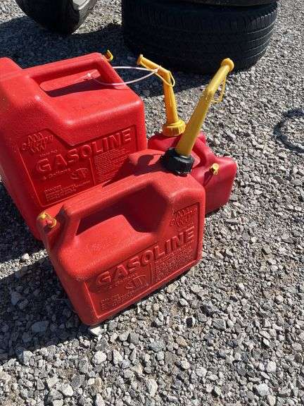 (3) Gas cans, includes: One- 6-Gallon, Chilton; One- 2 1/2-Gallon ...