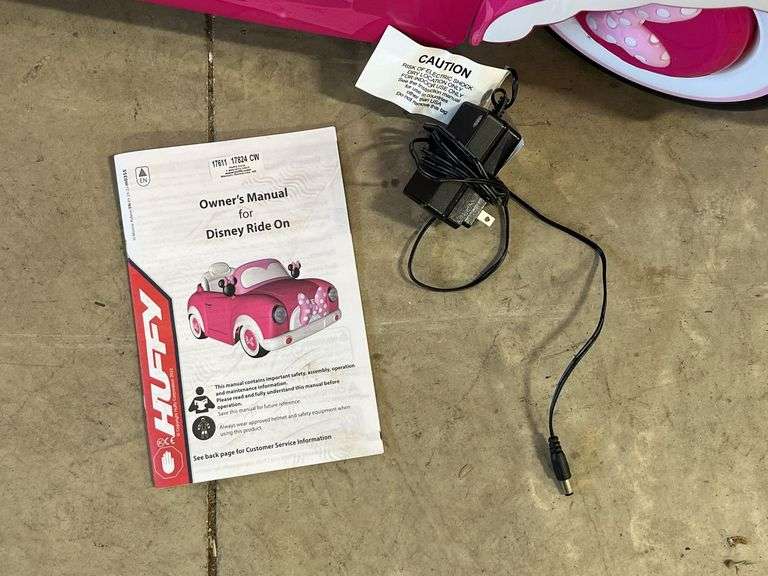 Huffy Disney Junior Minnie Mouse 6V ride-on with Minnie controller, 40 ...