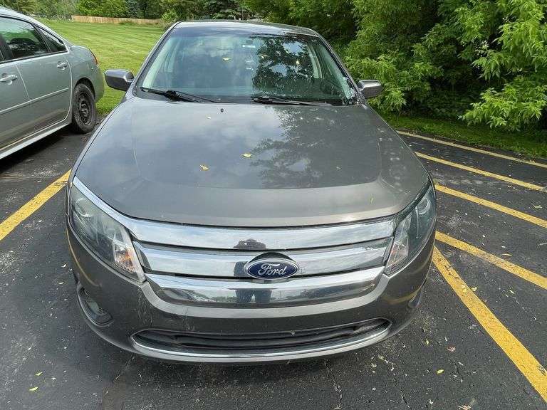 2011 Ford Fusion, (189,600 Actual Miles), working heat and AC, has ...